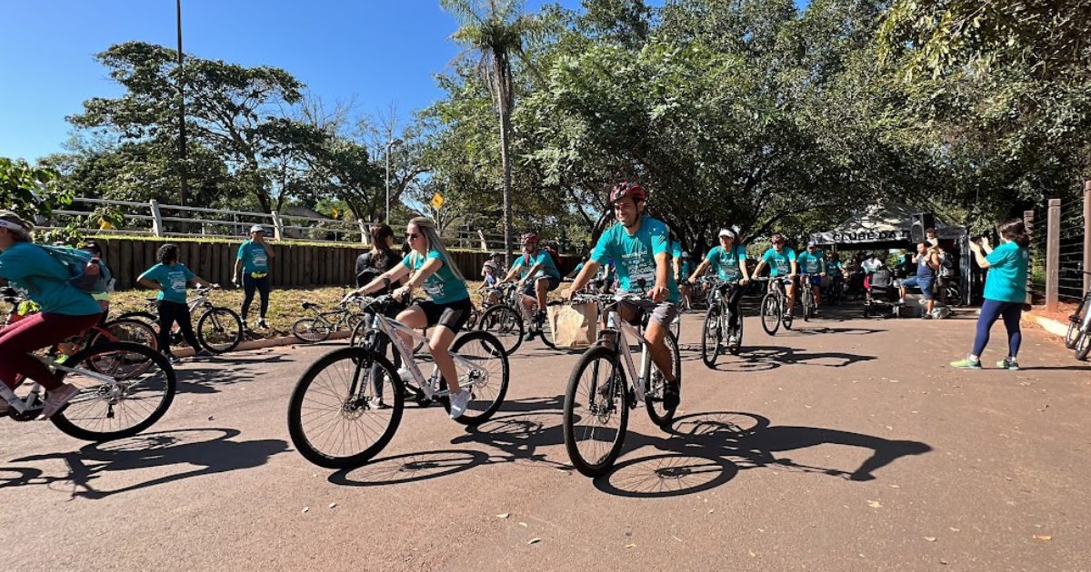 Fort Atacadista entrega bicicletas para colaboradores - SuperHiper